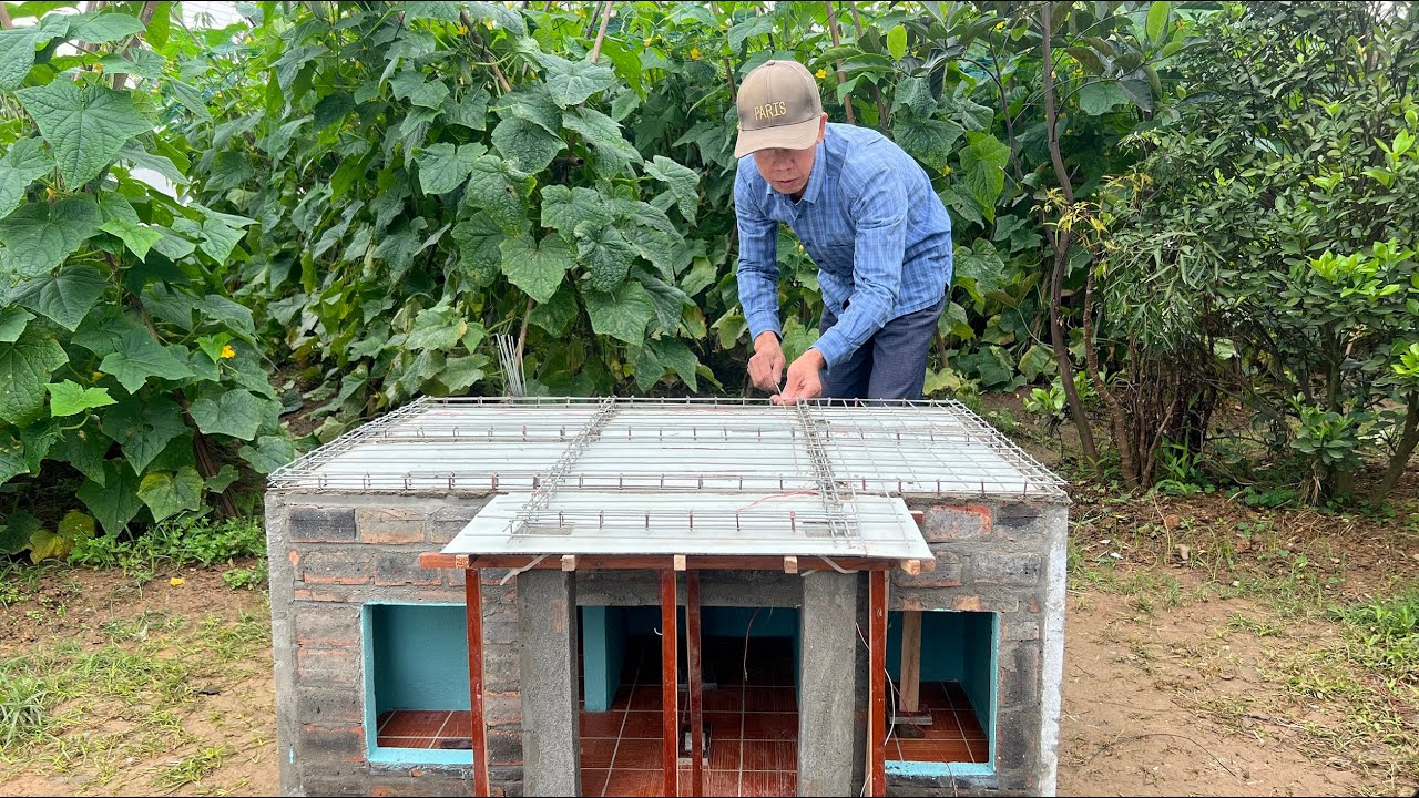 I built a mini hydroelectric dam! 🌊