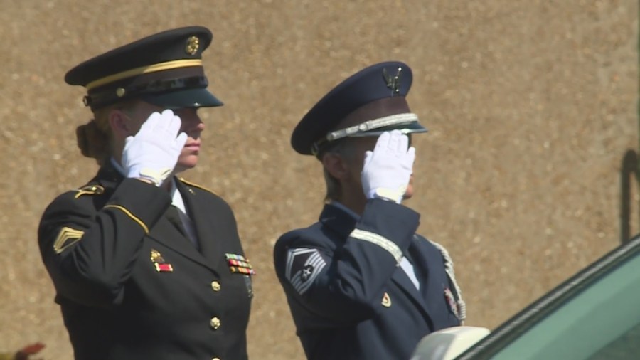 Women service members unite to honor fallen WWII veteran