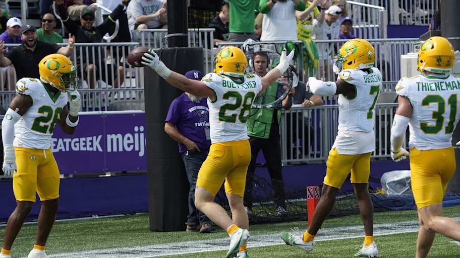 Oregon Ducks Linebacker Duo Graded Among Top Defenders in Country