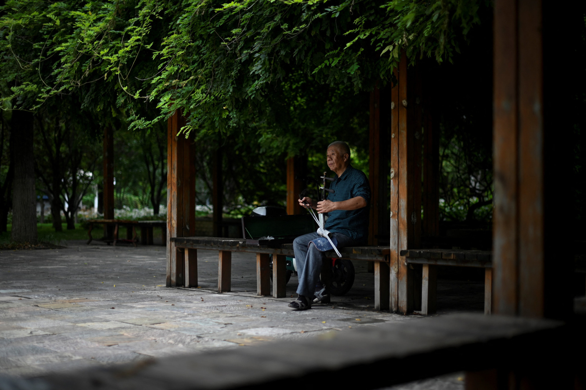 What is the "retirement curse" and how to avoid it