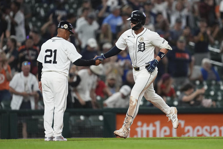 Guardians win for 10th time in 11 games, beat Tigers 7-5 with 4 extra ...