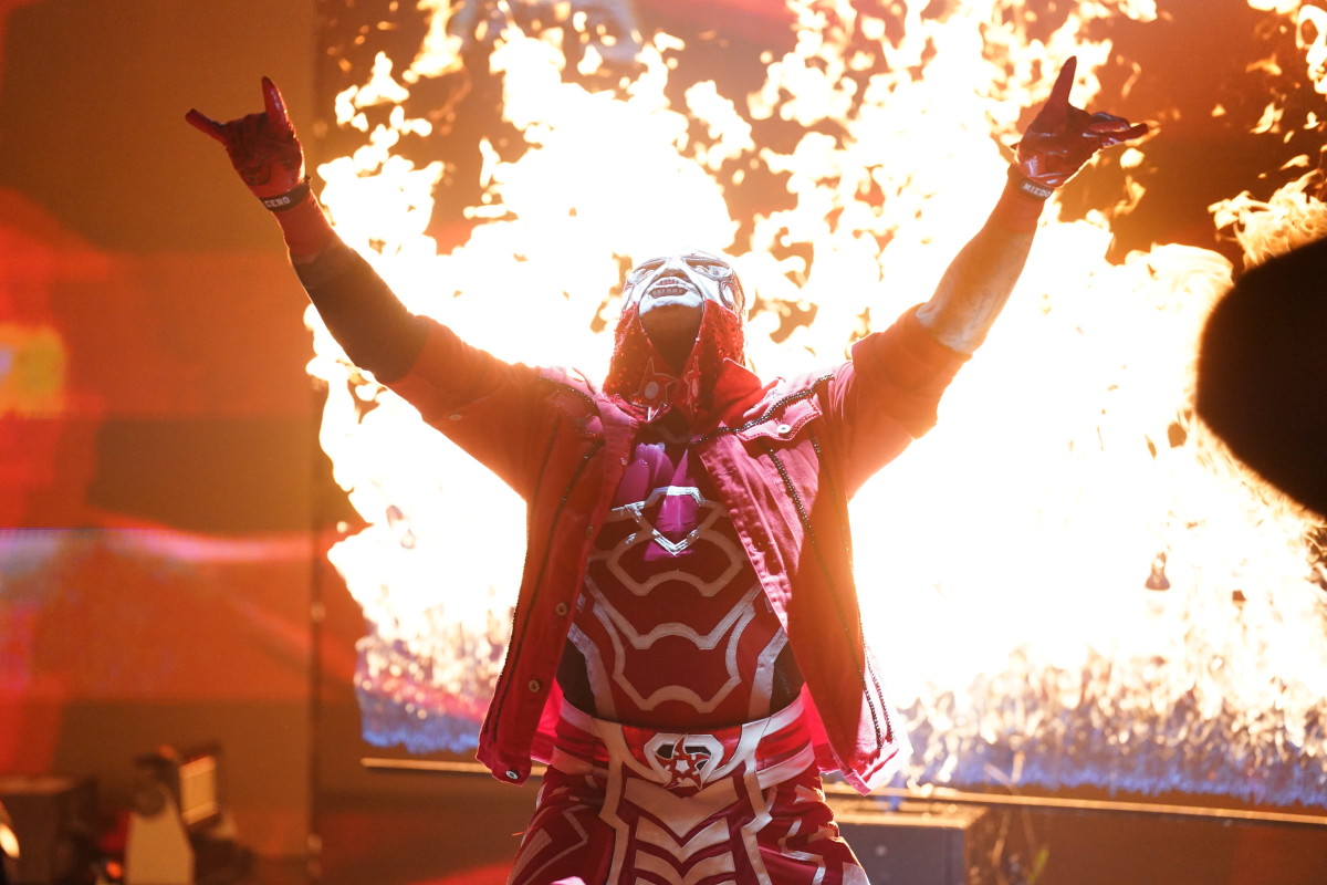 Penta Scores Win Over Former WWE Champion: WWE Raw September 15, 2025 ...