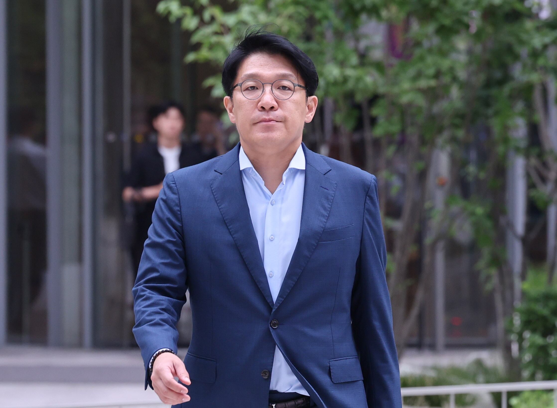 Former prosecutor Kim's painting bribery arrest review concludes