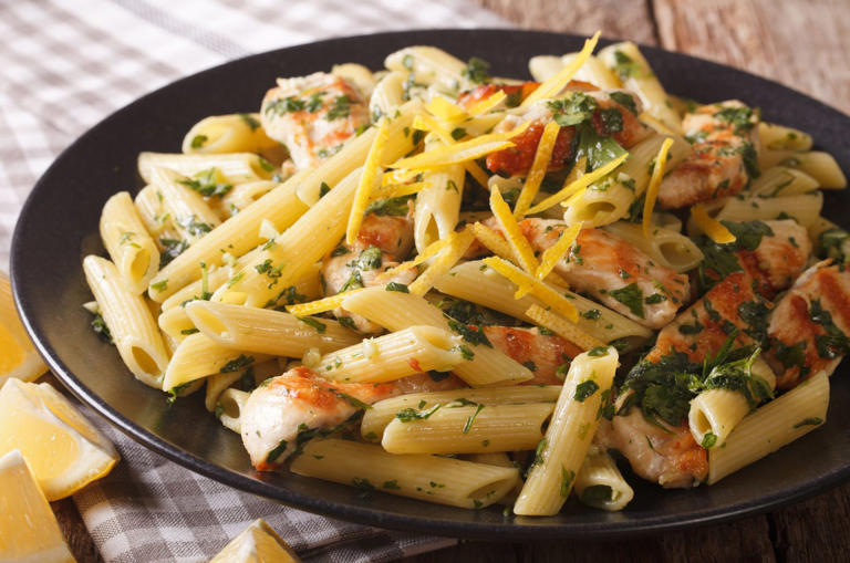 The Easy 5-Ingredient Chicken Pasta I Can't Stop Making
