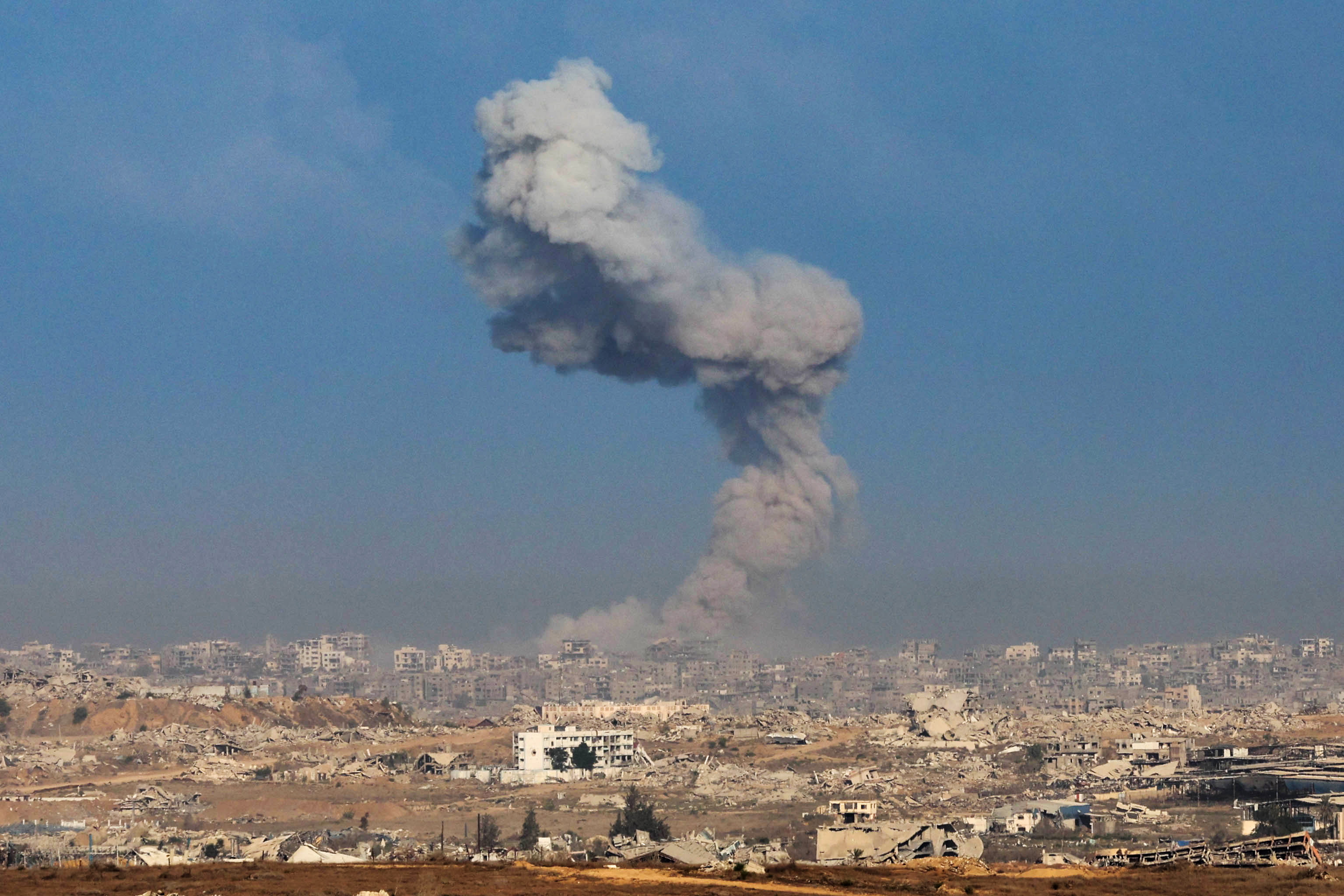 Gaza City’s communications cut amid widening Israeli ground invasion