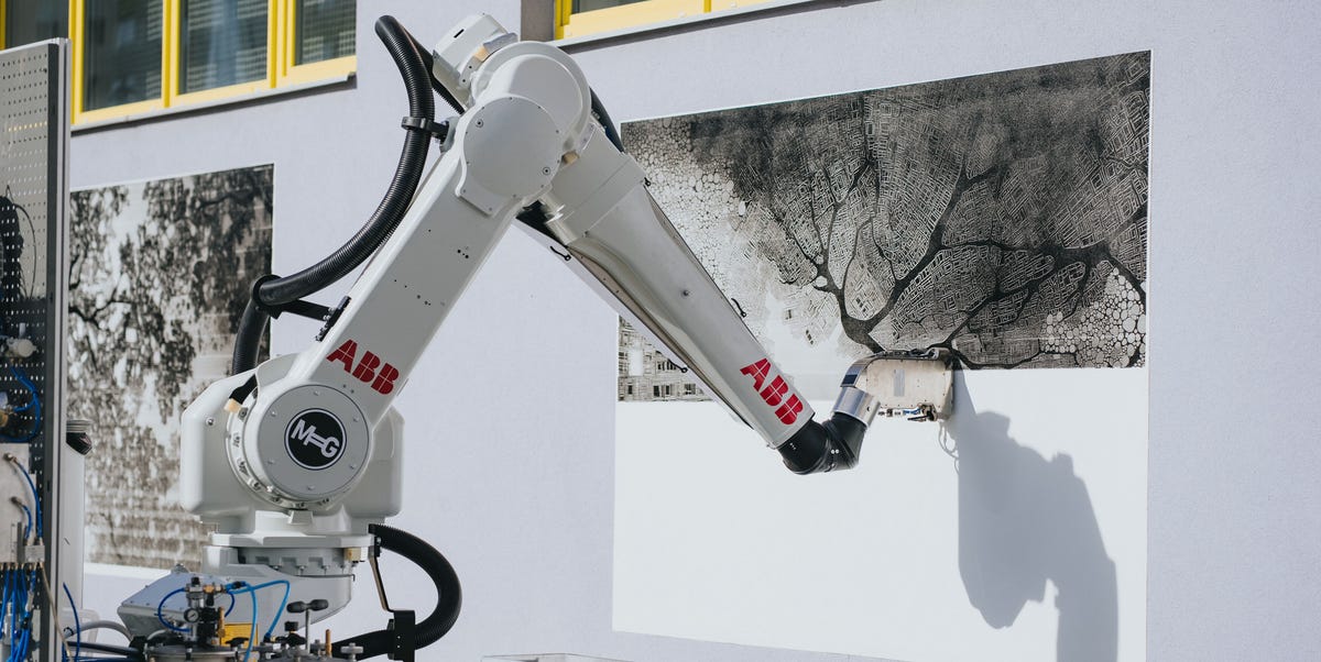 Un robot-pintor de Skoda se convierte en grafitero y decora el muro de ...