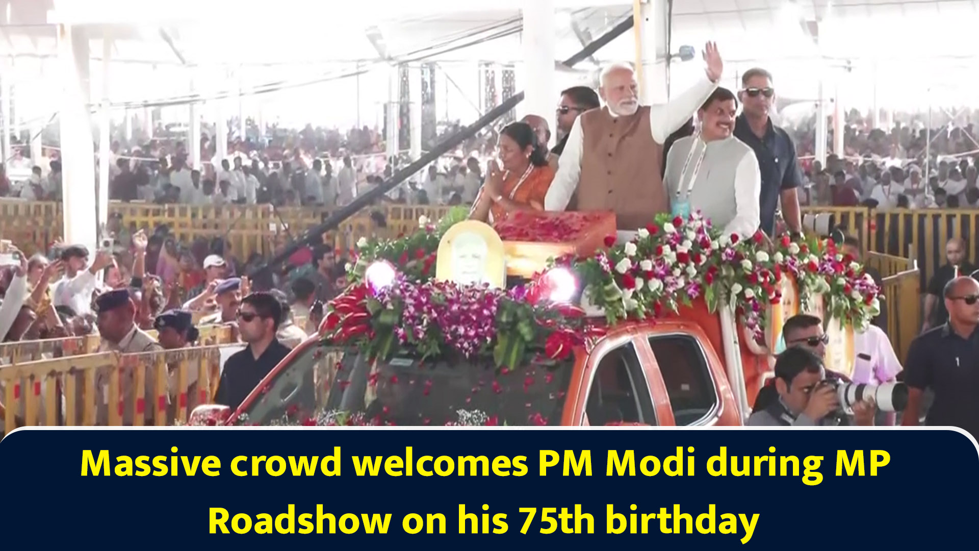 Massive crowd welcomes PM Modi during MP Roadshow on his 75th birthday