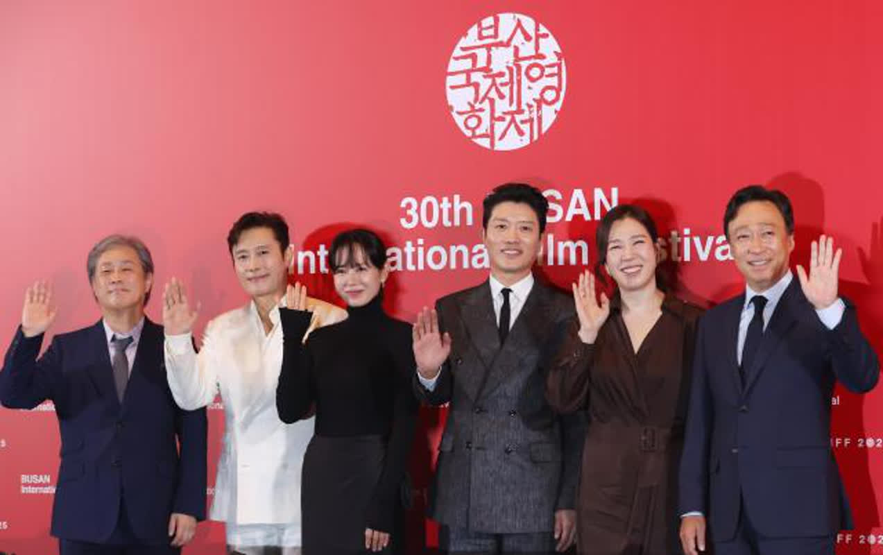 [30th BIFF] 박찬욱 감독 '어쩔수가없다', 30주년 무게 새긴 개막작(종합)