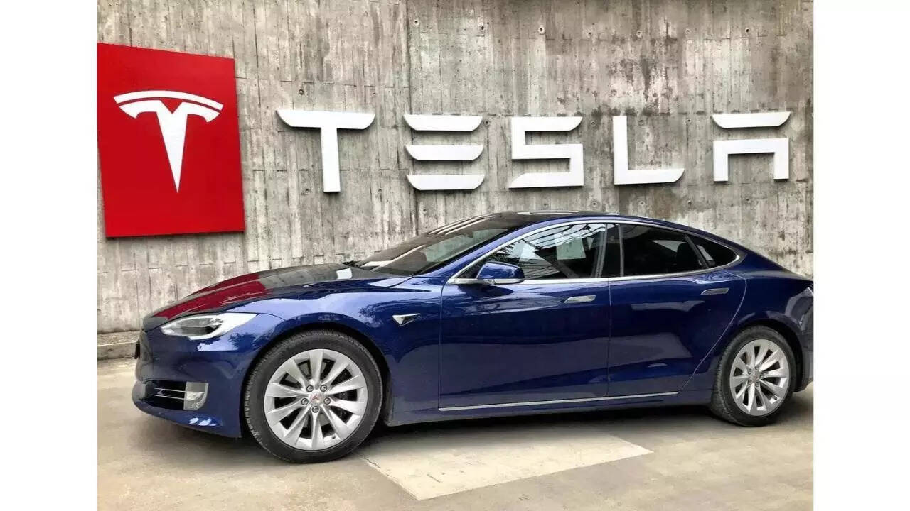 Tesla skips shareholder vote on policy to curb executives’ political ...