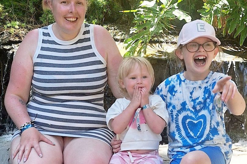 'It's my mummy!' Moment hero girl, 8, saves mum by calling 999 after ...