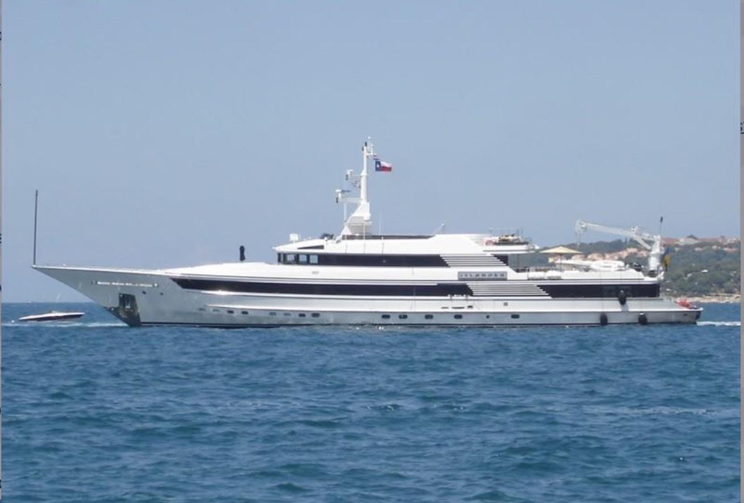 Επαγγελματικό τουριστικό σκάφος βυθίστηκε στη Λευκάδα μετά από πυρκαγιά