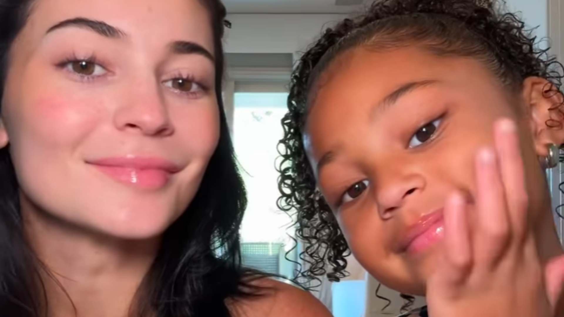 'She's too young!': Kylie Jenner criticized for doing her daughter's ...