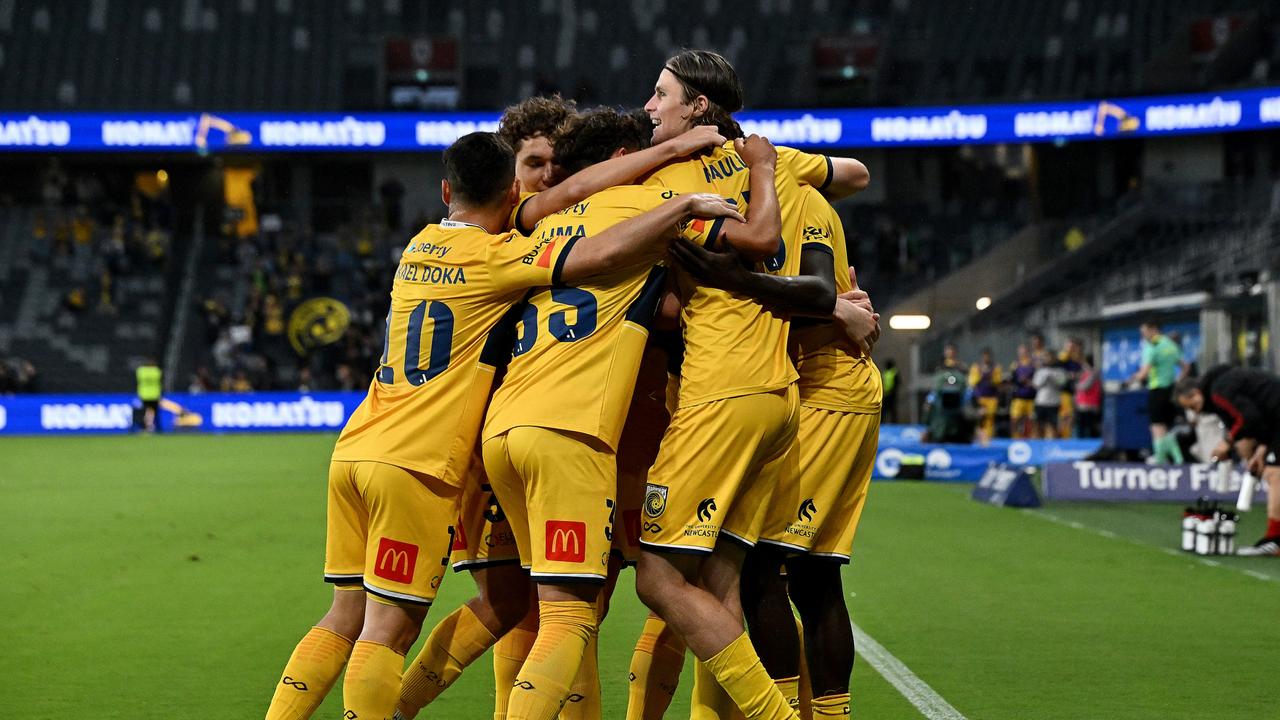 Mariners face PFA pay probe