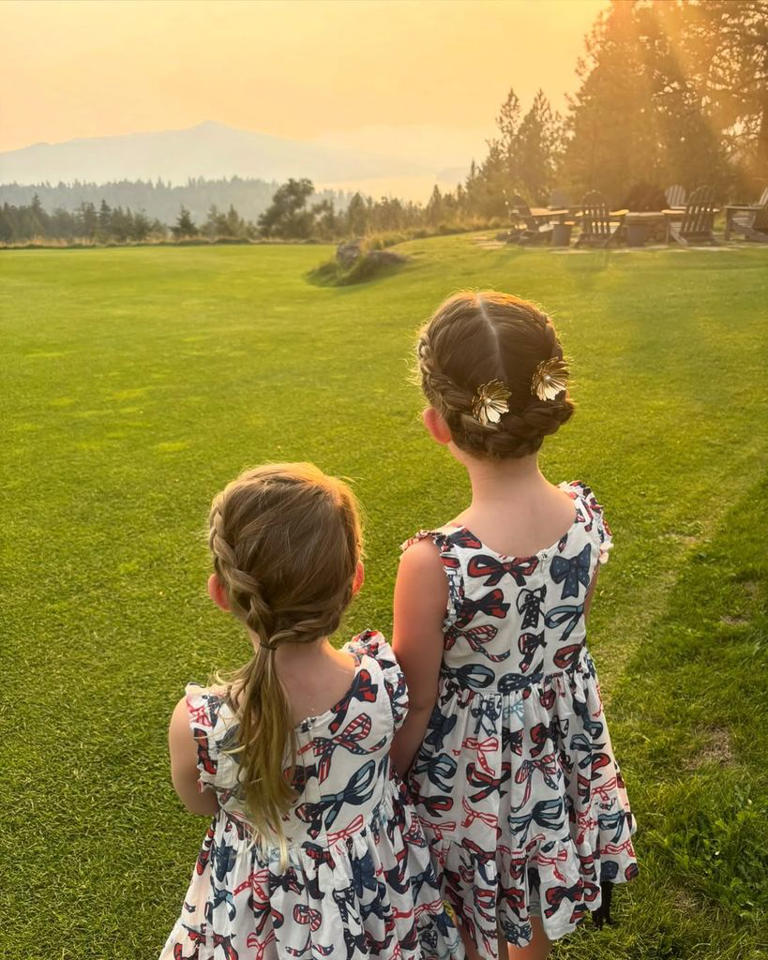 Katherine Schwarzenegger's daughters take after their mom in new photo ...
