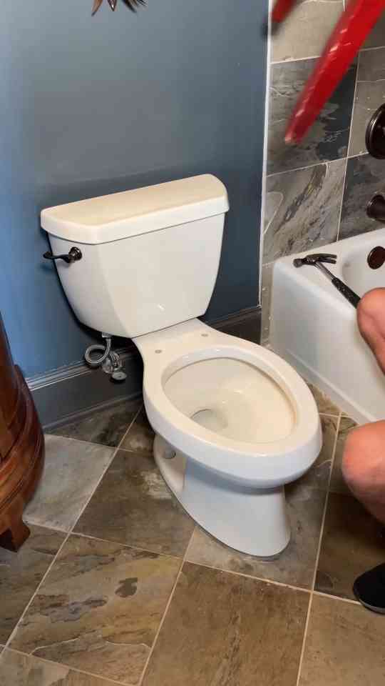 Experience the Ultimate Comfort on This Toilet