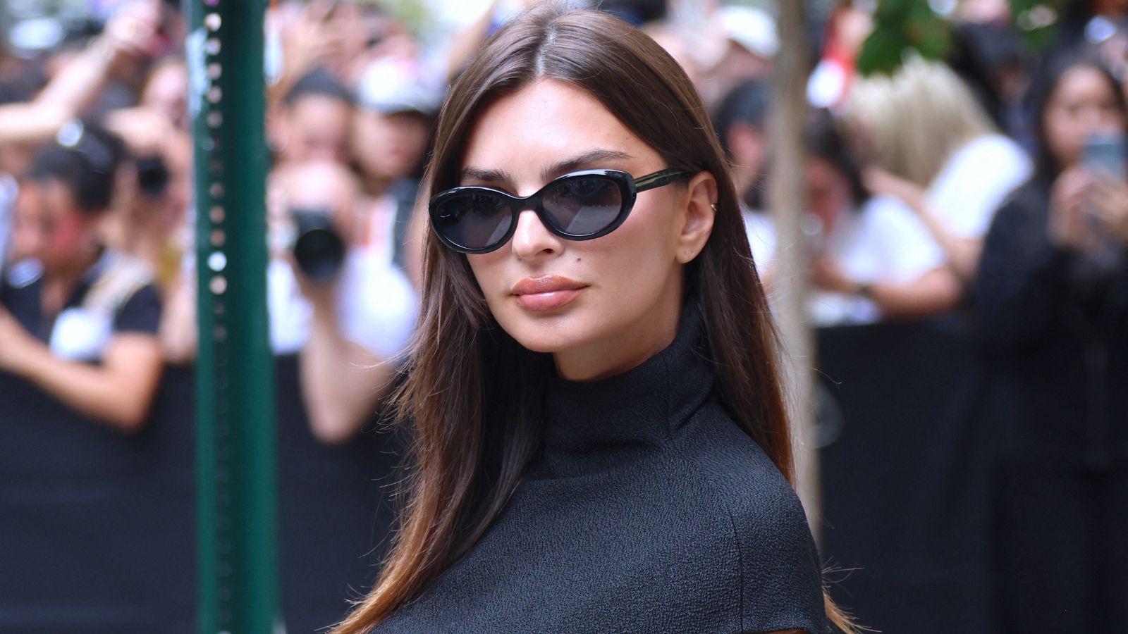 Emily Ratajkowski ressuscite cette fameuse mèche des années 2000, alors ...
