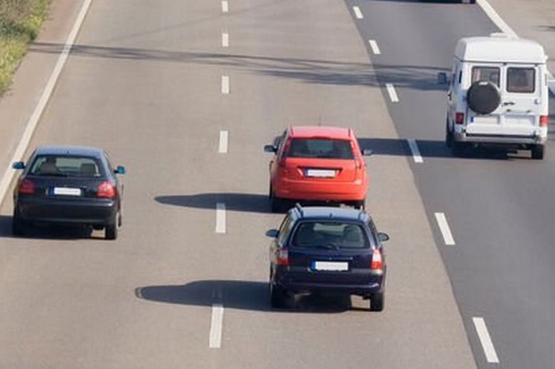 Driving instructor shares how to deal with tailgaters without having to ...