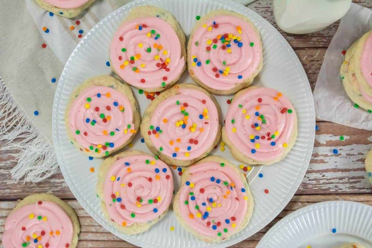 31 dessert recipes that turn a normal night into one worth marking