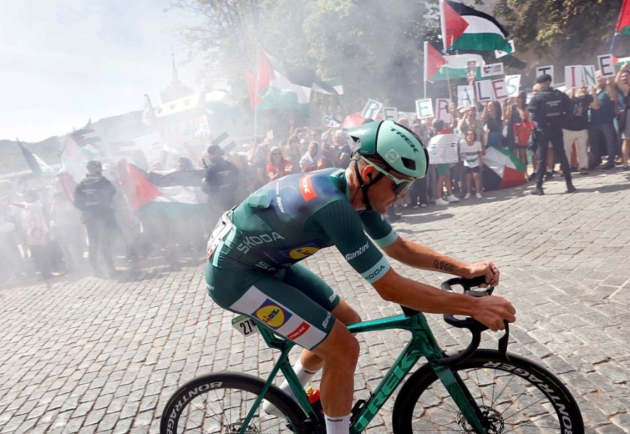 Spanish Cycling Protests Reject Israeli Sportswashing