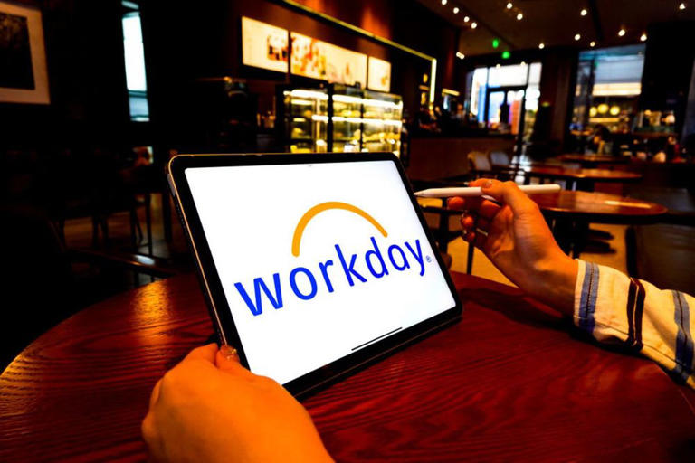 9 Countries Where Tipping Is Considered Rude—and 7 Where It’s Expected