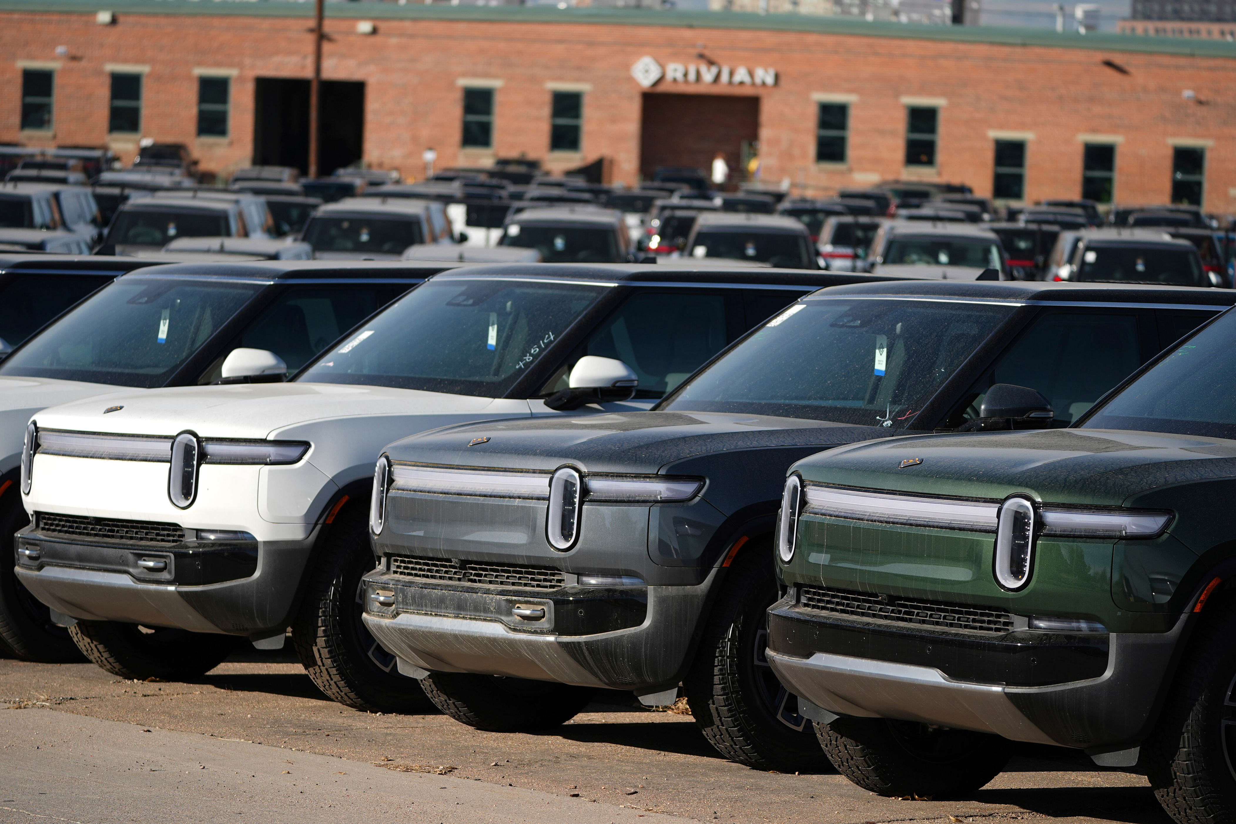 It’s ‘do or die’ for electric vehicle maker Rivian as it breaks ground ...