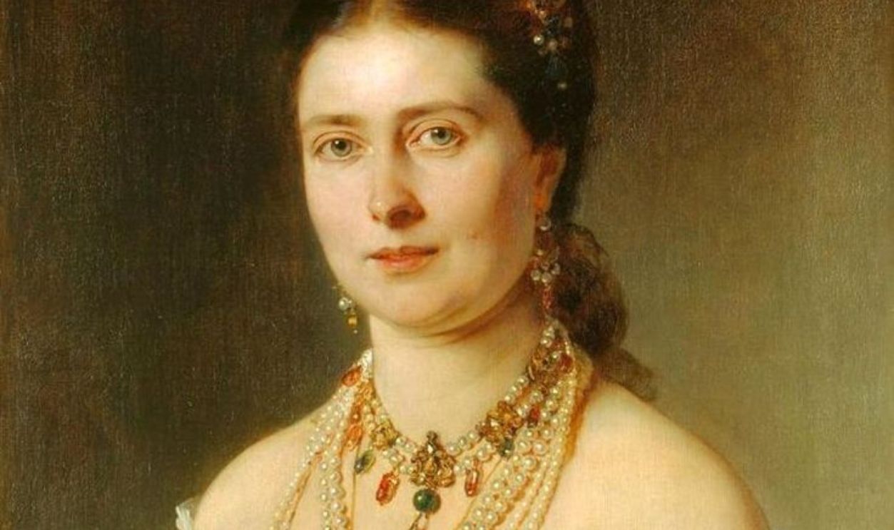 Antique Jewelry That Lots Of People Own Without Realizing Its Value