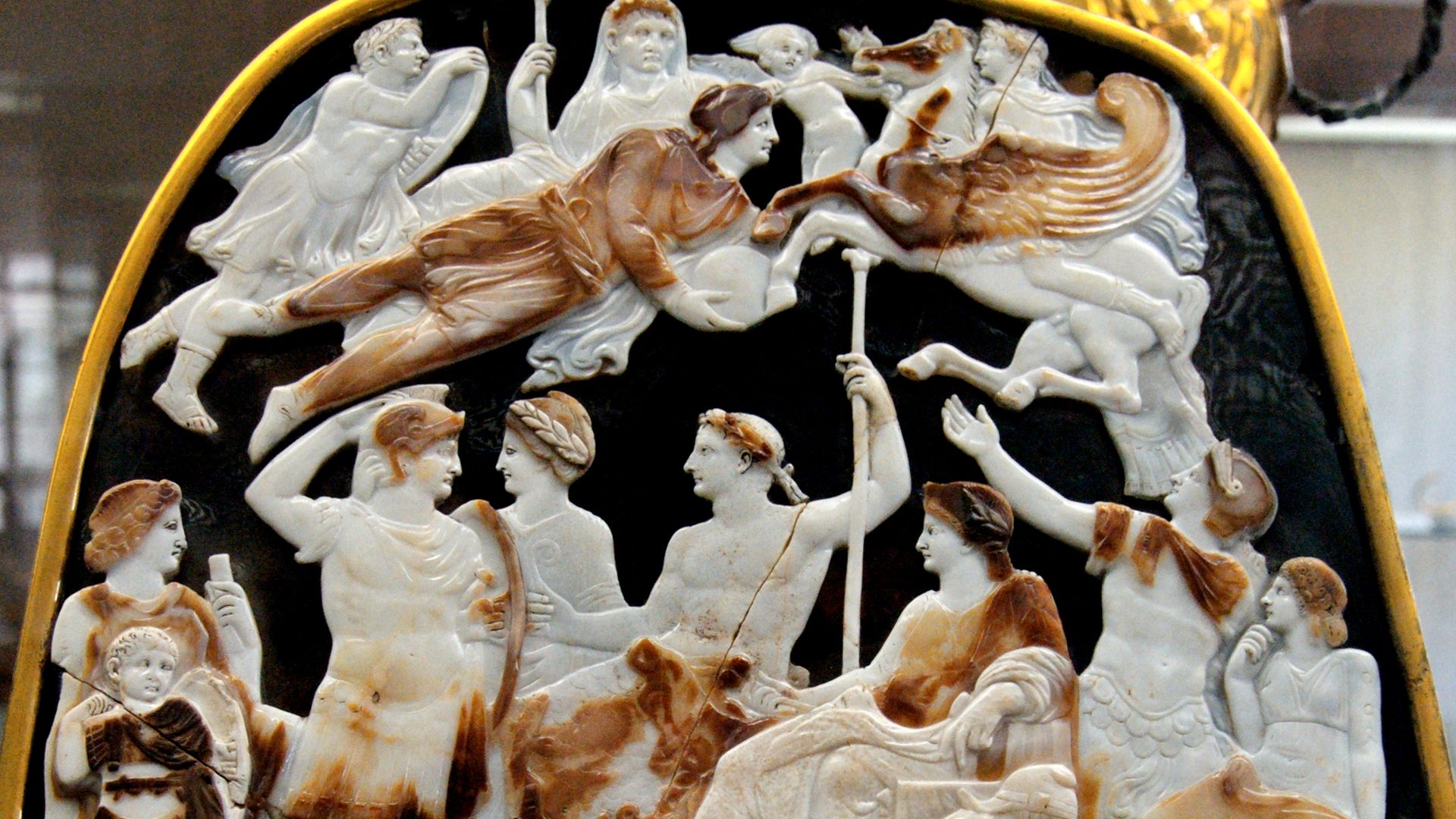 Antique Jewelry That Lots Of People Own Without Realizing Its Value