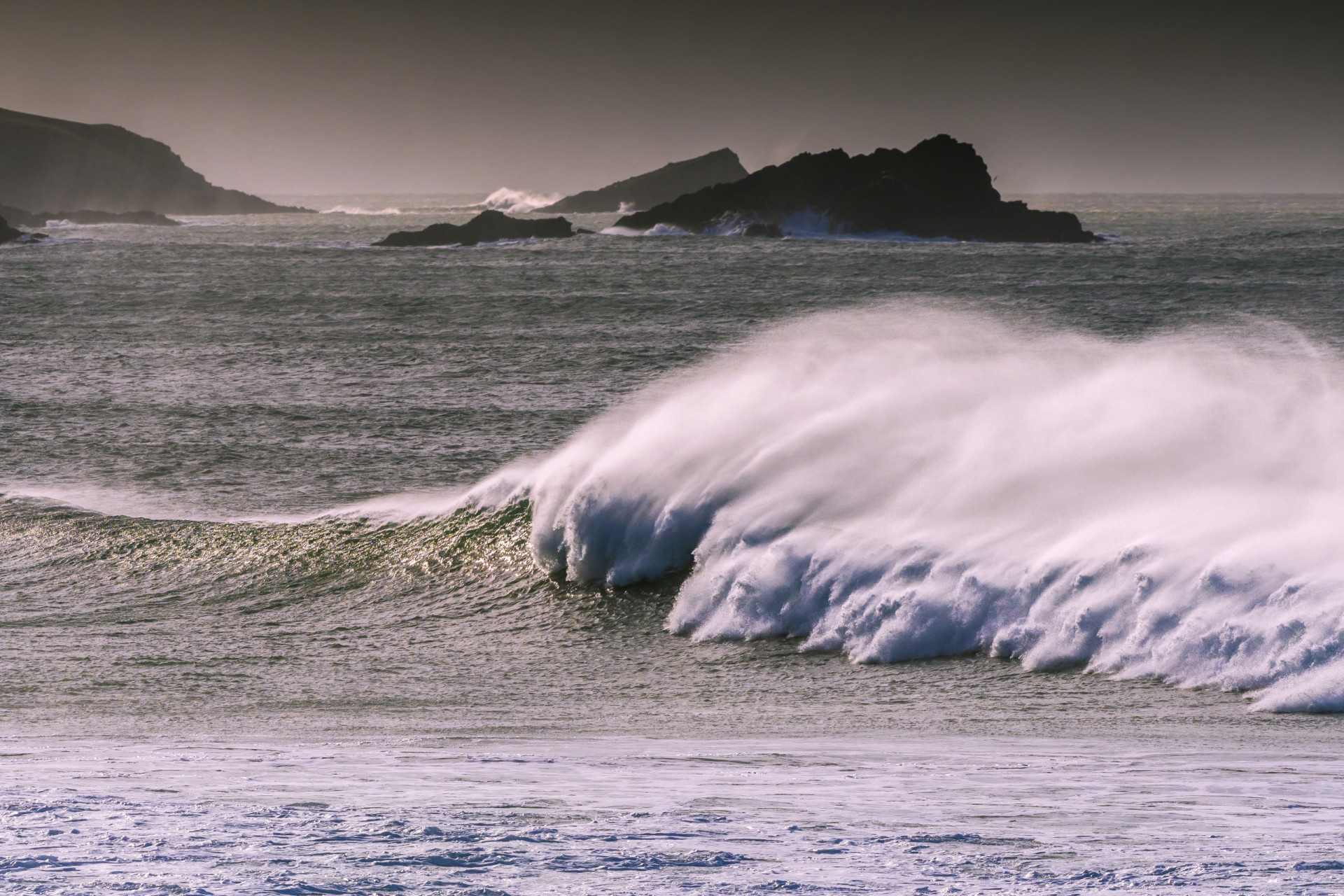 Scientists finally explain the secret behind rogue waves