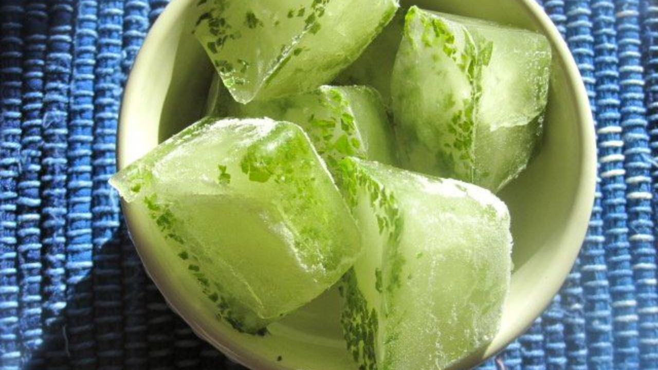 How to make cucumber juice ice cubes for a glowing face?
