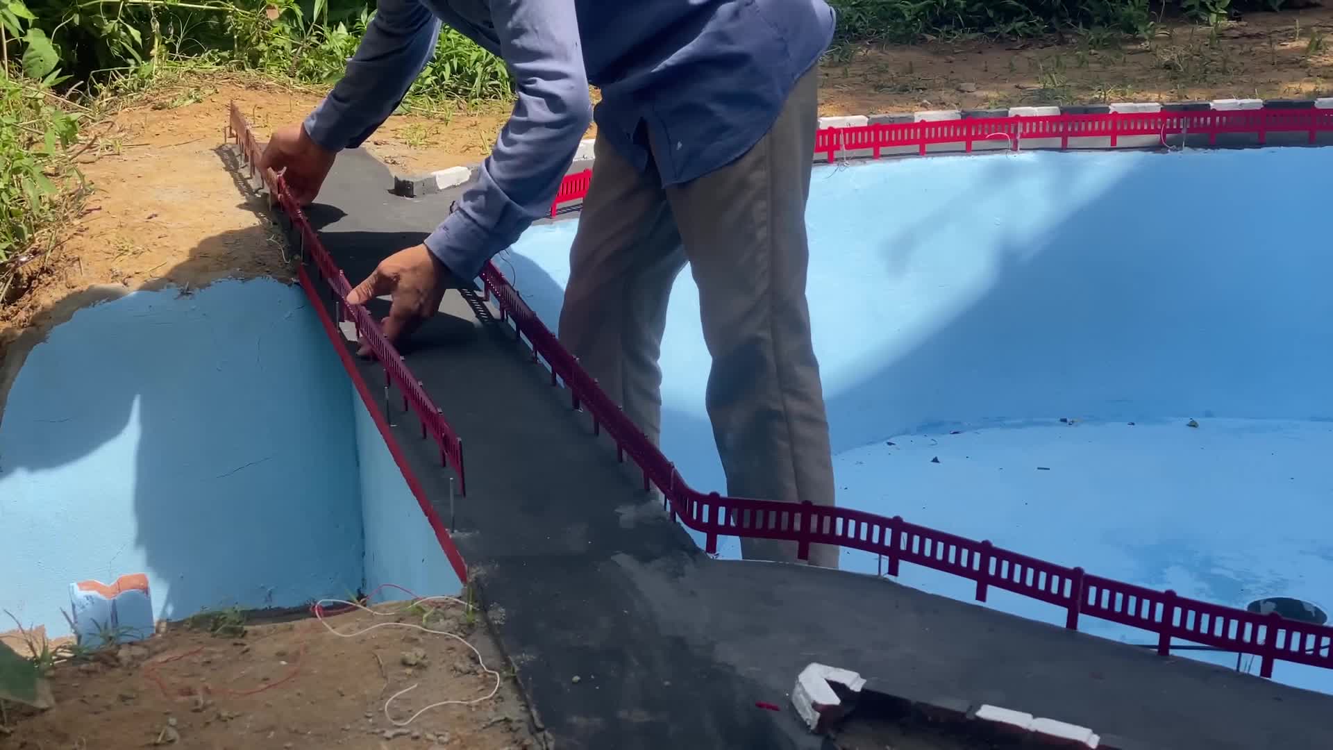 I built a mini hydroelectric dam! 🌊🏡