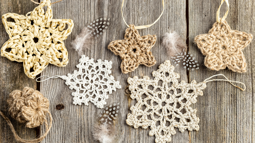 16 Holiday Decorations to Keep and Which to Skip