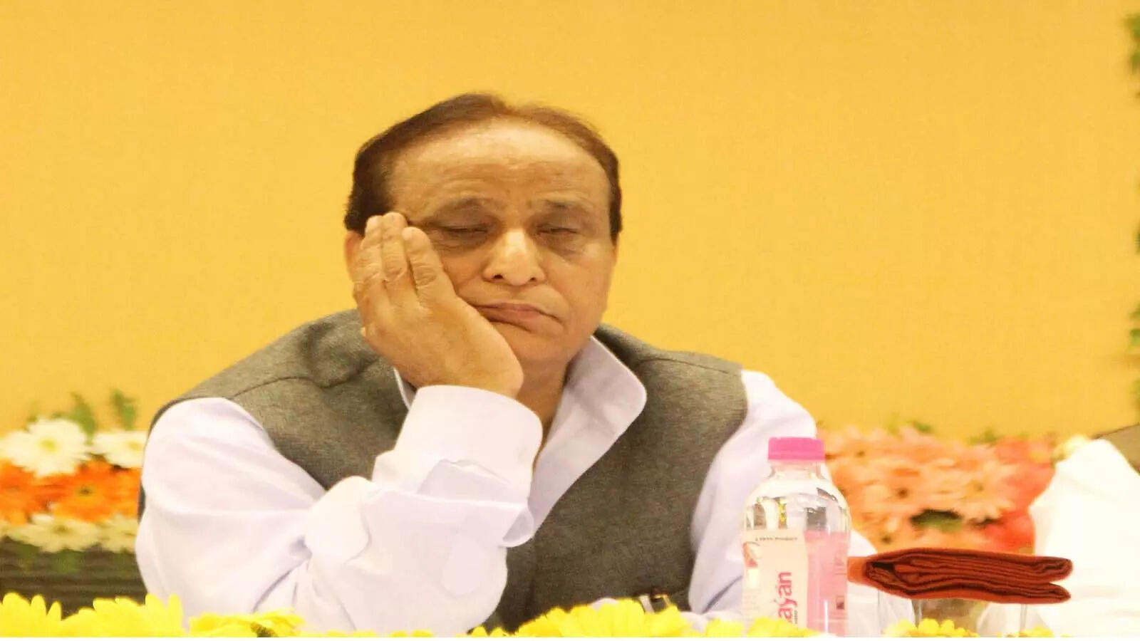 SP leader Azam Khan acquitted in 2008 public property damage case