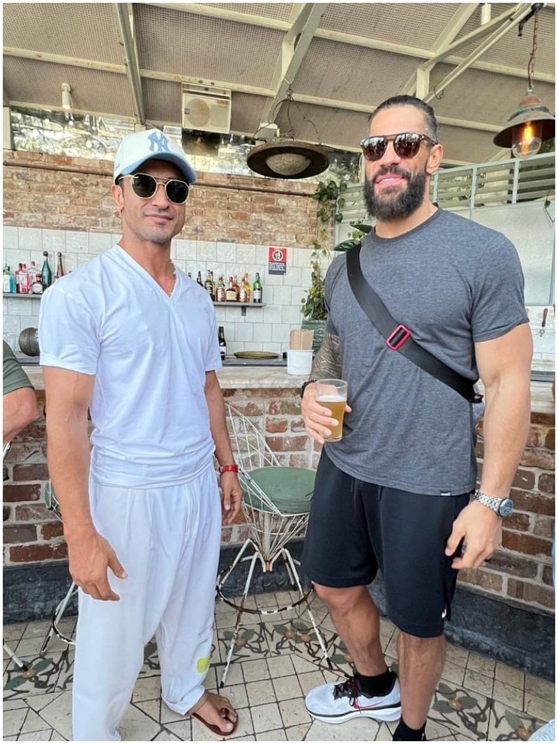 WWE रेसलर रोमन रिंग्स से मिले विद्युत जामवाल, शेयर की तस्वीरें
