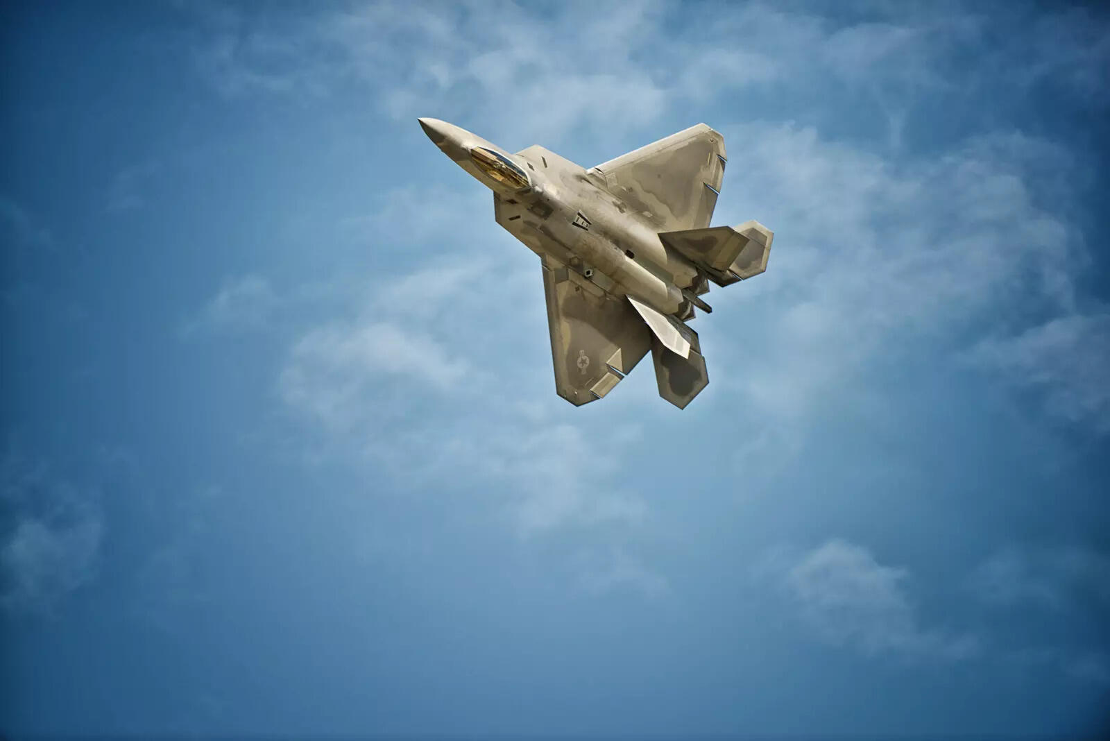 US Air Force F-22 Raptor breaks fifth-generation fighter record with ...