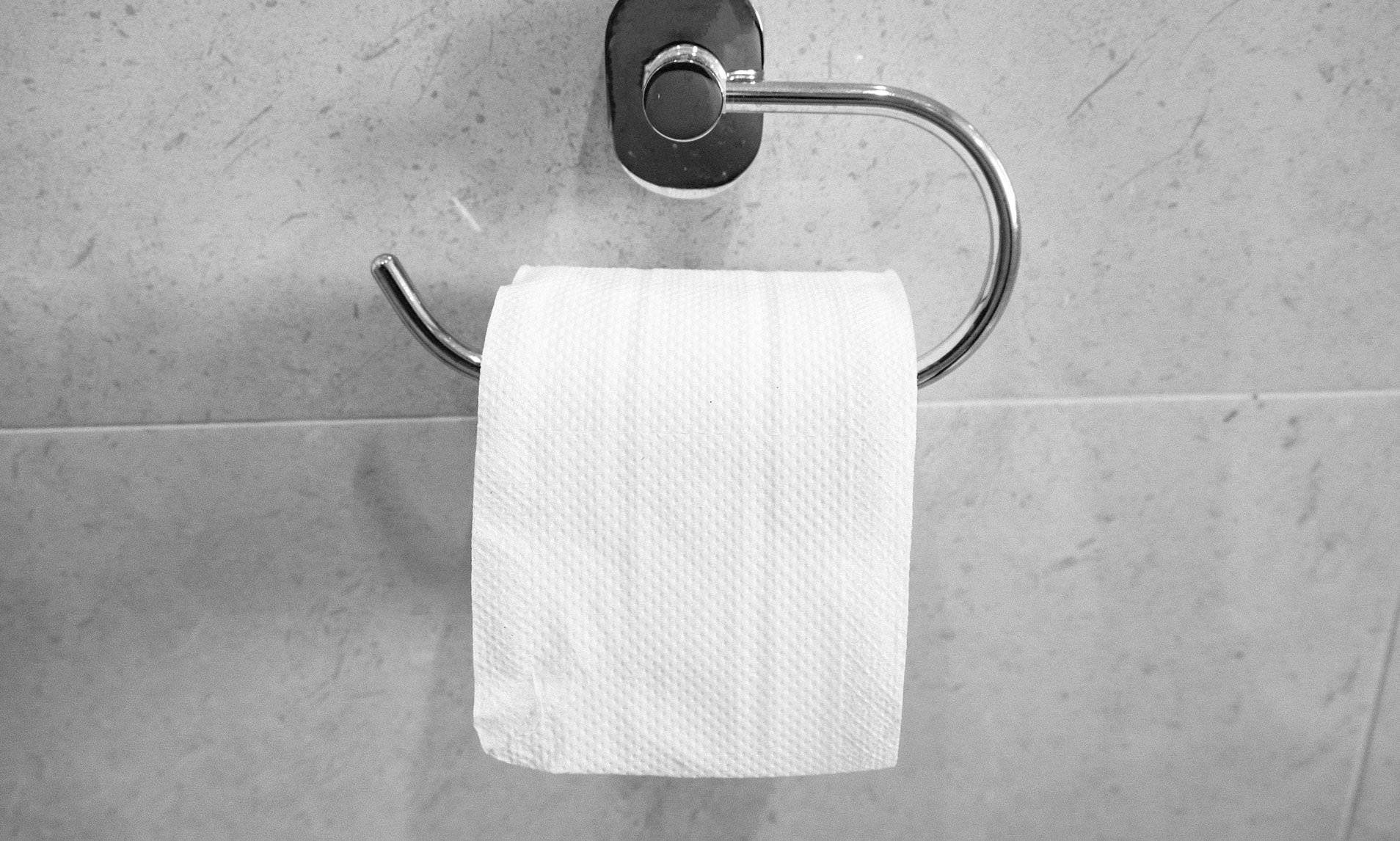 Expert reveals how often you should urinate a day - and how many toilet ...