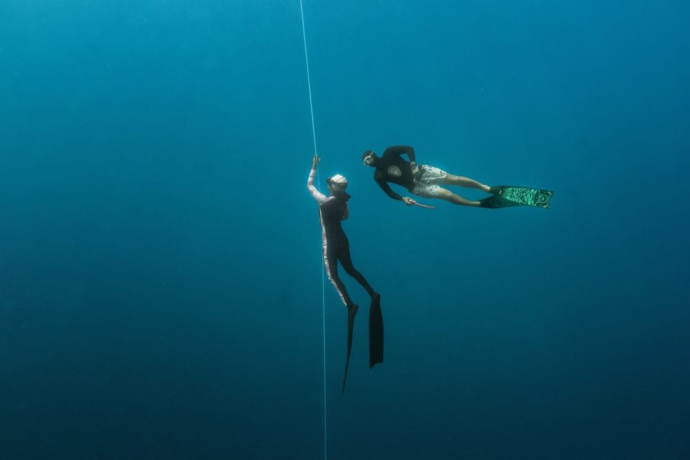 Freediver Breaks World Record with 29-Minute Dive