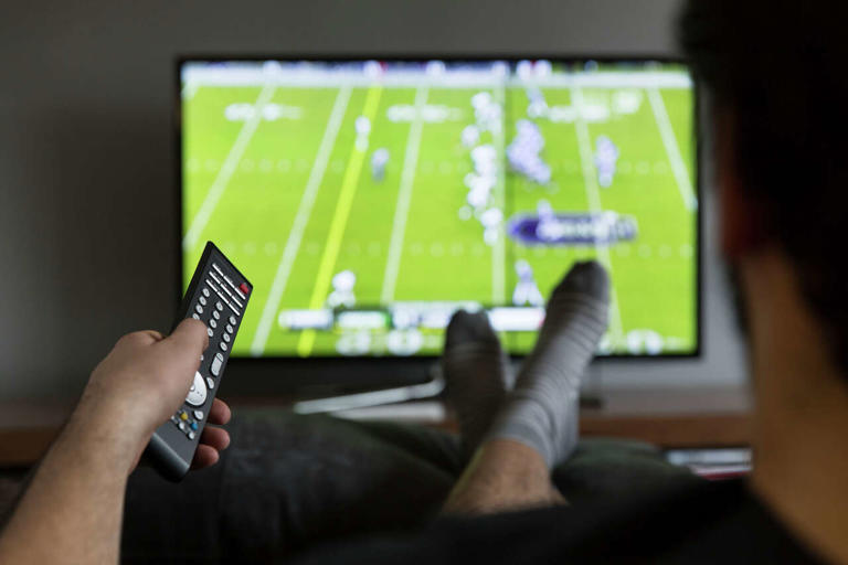 Sports on TV/radio listings: May 25