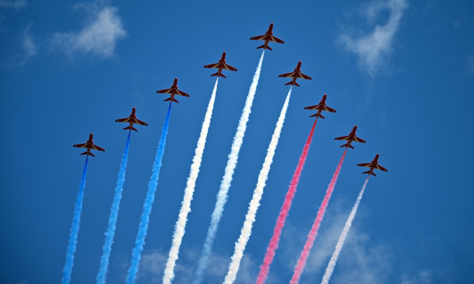 How to watch Trump flypast: Time, route and how to track Red Arrows as ...