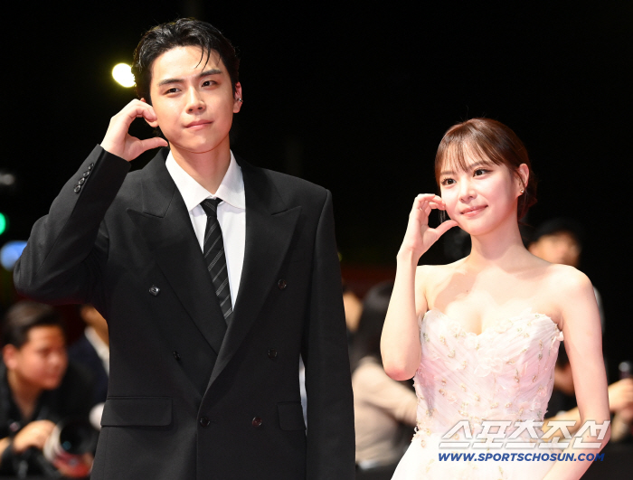 KIM DO HUN, don't we look good together?