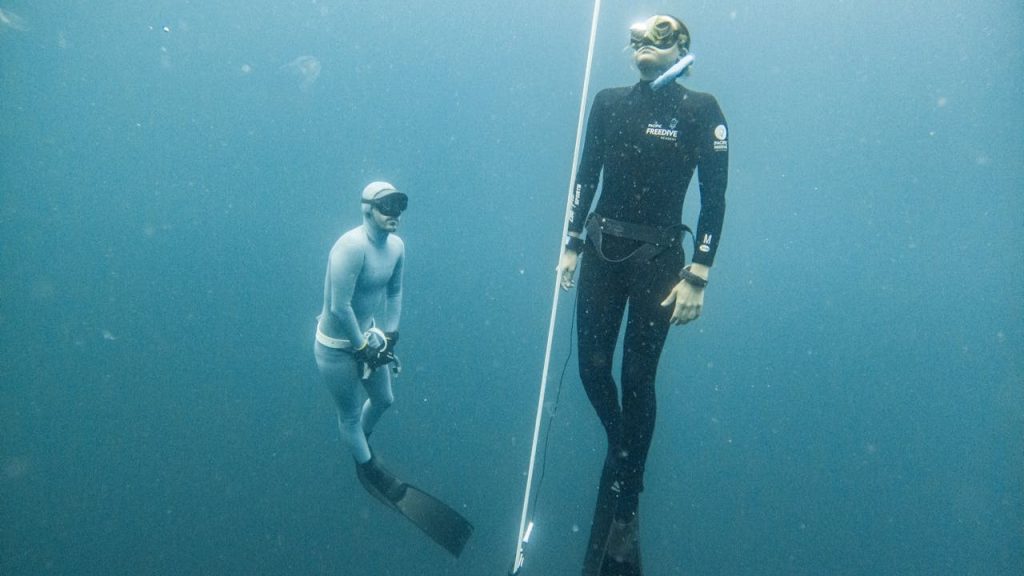 Freediver Breaks World Record with 29-Minute Dive