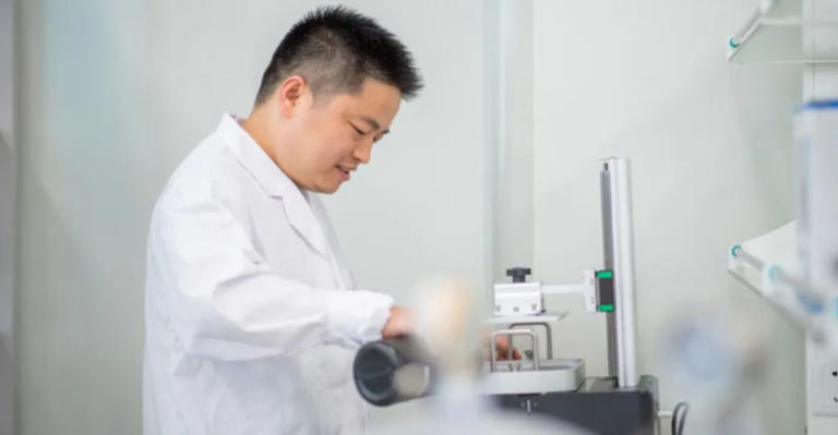 Chinese Engineers Stun the World With Supercomputer That Mimics Real ...