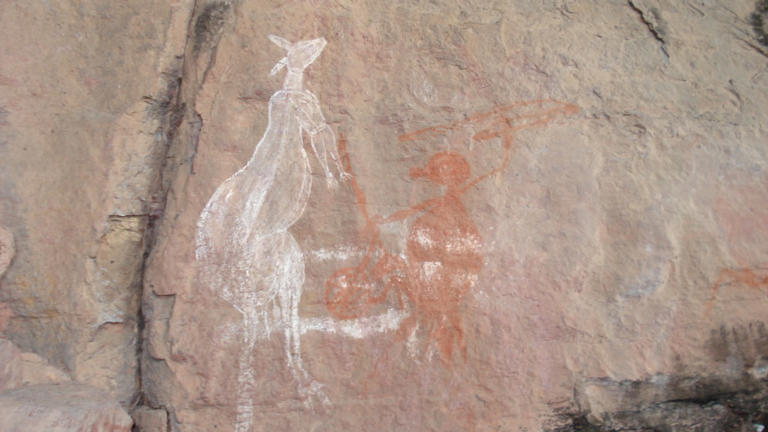Australian rock art maps prehistoric rivers