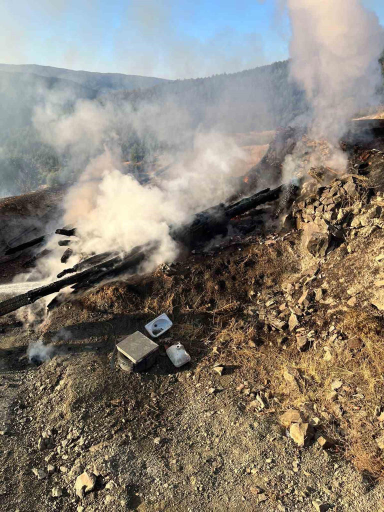 Kastamonu’da çıkan yangında iki ev ve iki samanlık kullanılamaz hale geldi