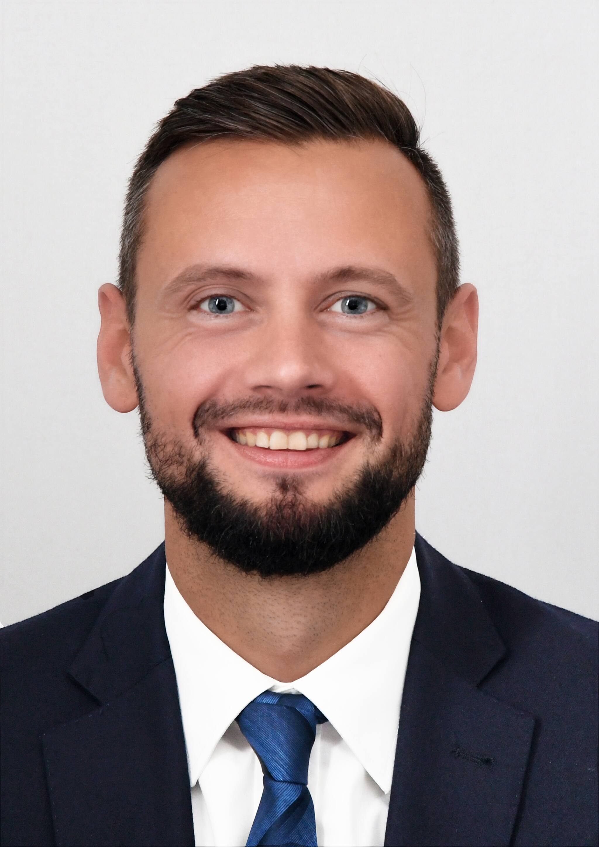 Razzia im Innenministerium: Pegels wichtigste Leute sollen mehr als 400 ...