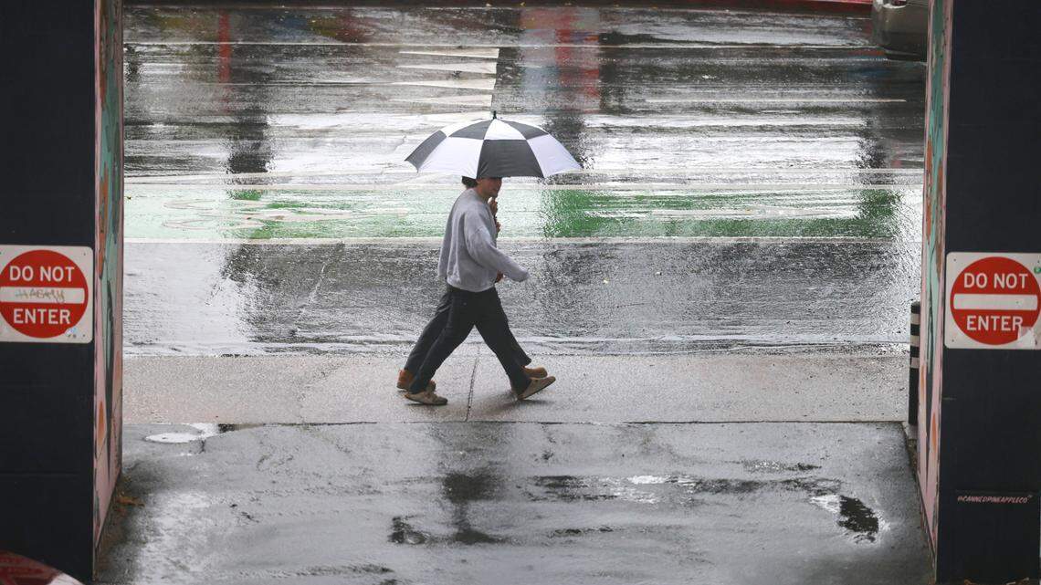 Thunder, lightning and rain headed to SLO County. Here's when showers ...