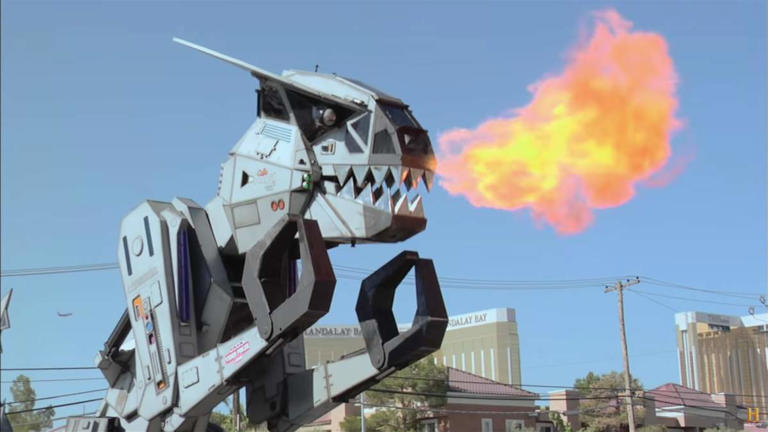 'Pawn Stars' guest wants million dollars for fire-spitting robot ...