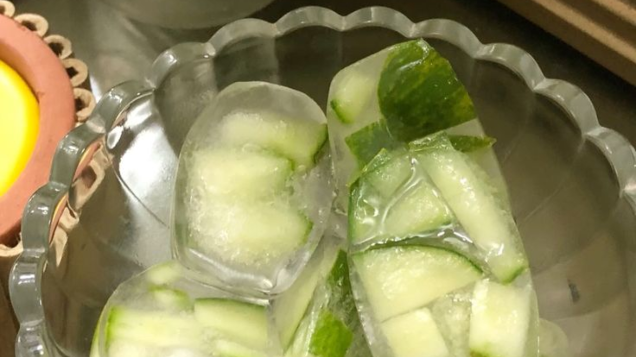 How to make cucumber juice ice cubes for a glowing face?