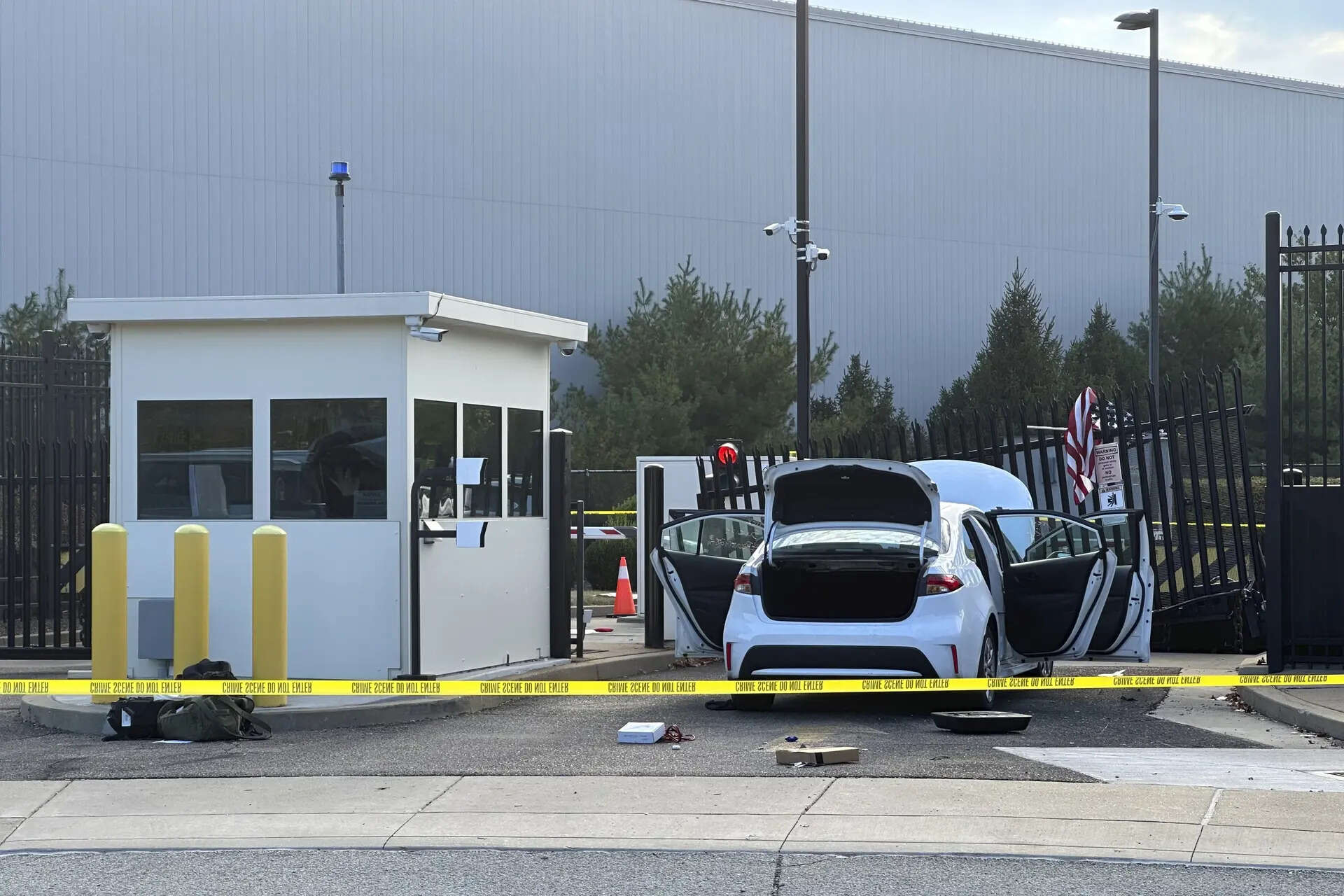FBI investigates targeted attack: Man crashes car into Pittsburgh ...