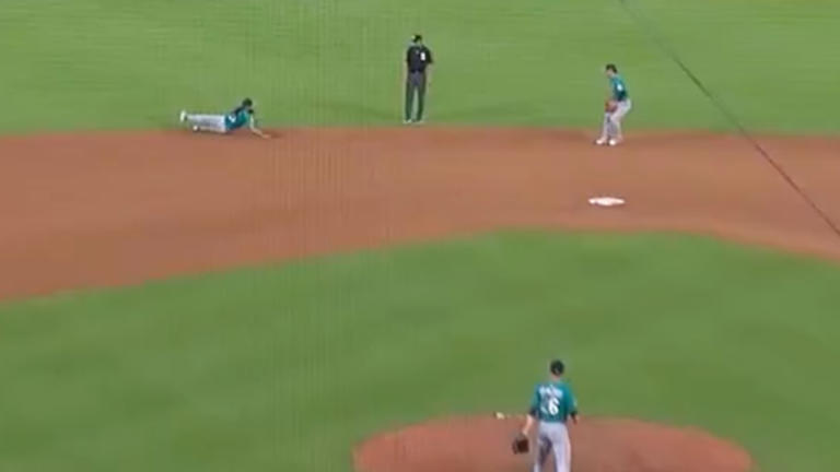 Mariners Shortstop Turned Diving Stop Into Out Using Savannah Bananas ...