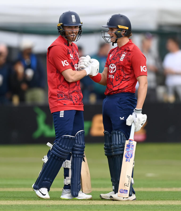Salt's latest onslaught powers England in 197-run chase
